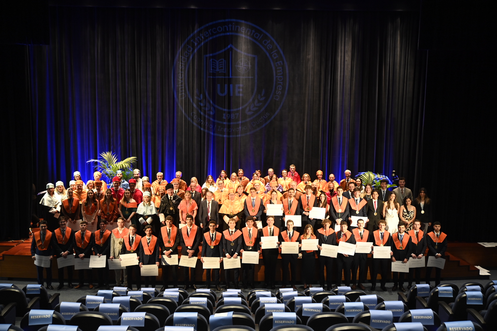 Ceremonia académica de entrega de los títulos de Grado en ADE-BBA de la ...